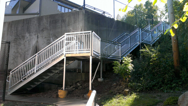 Hillside/Berm Stairs - Upside Innovations