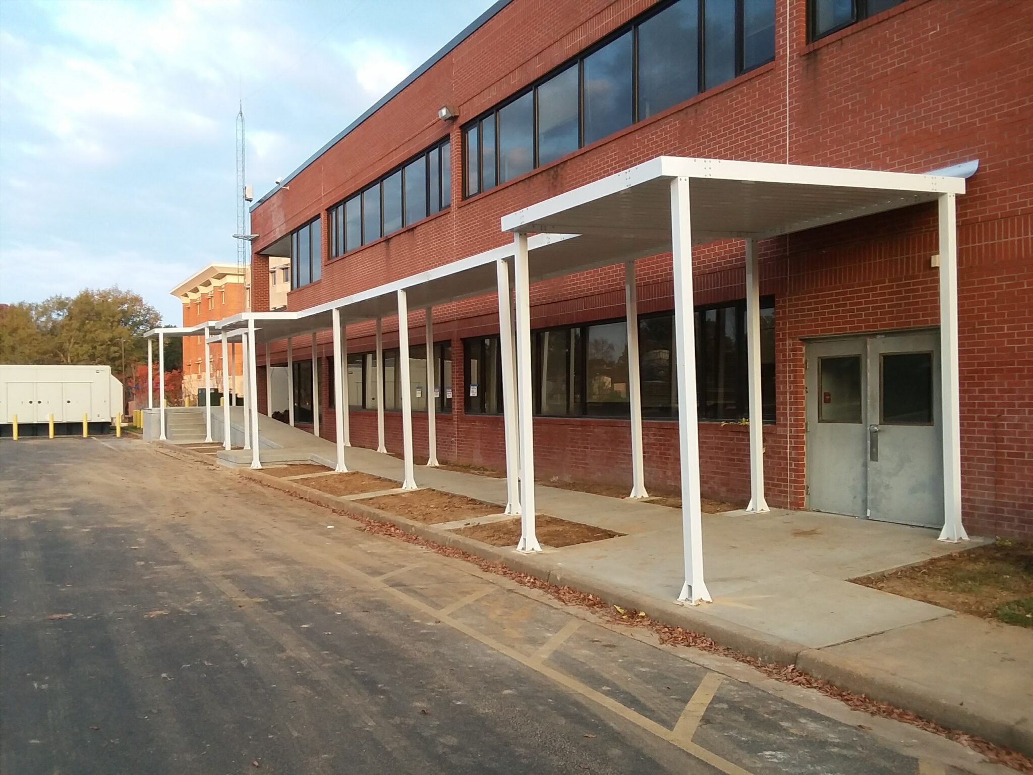 Canopy Walkway Shelter in Texas - Upside Innovations Installation